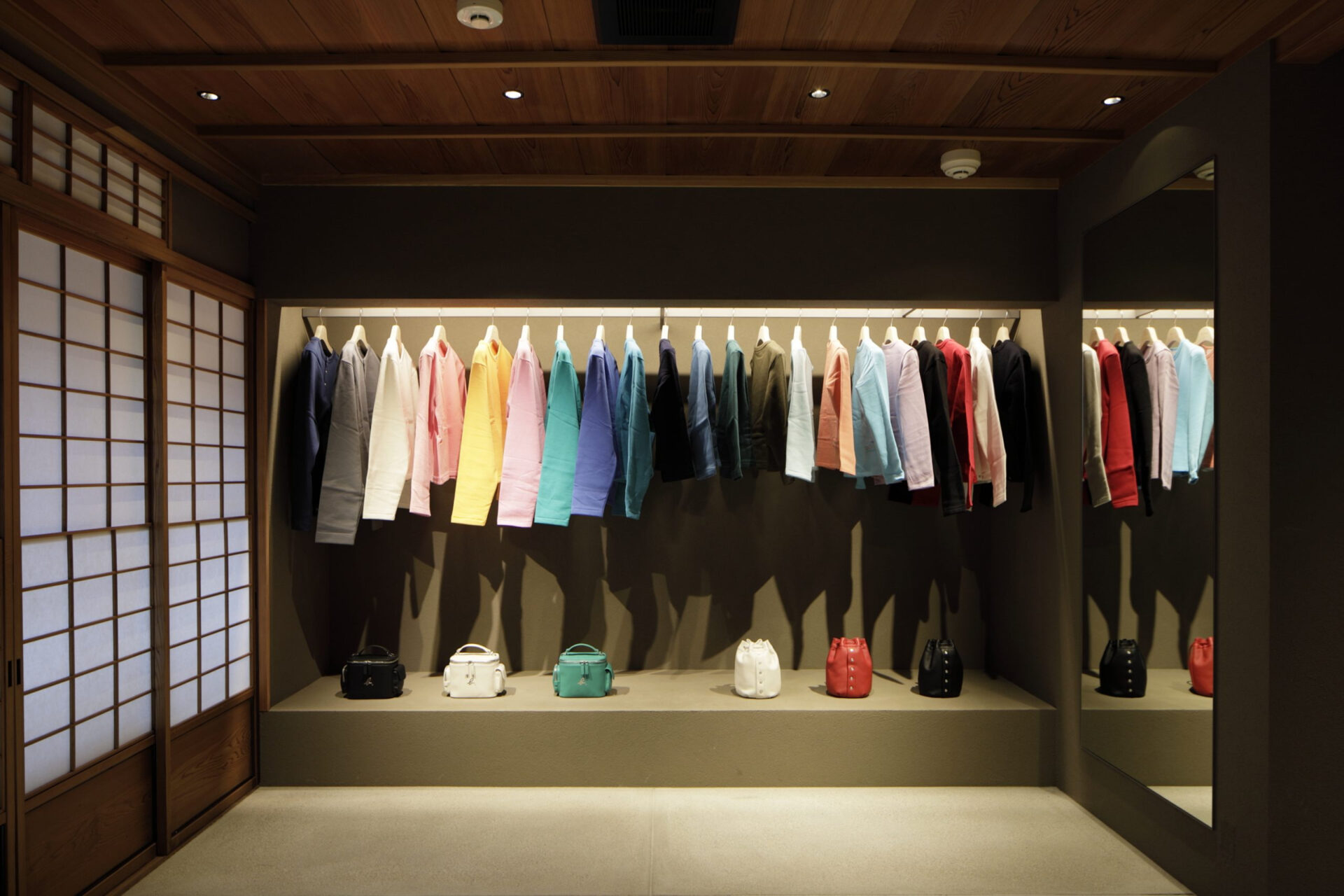 アニエスベーカフェ/agnes b. CAFE 祇園店｜創設者の愛した古都・京都祇園の町屋を活かして誕生。